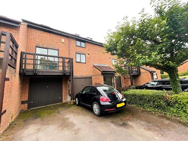 2 Bedroom Flat To Rent In Jeeves Close, Peartree Bridge, Milton Keynes, MK6