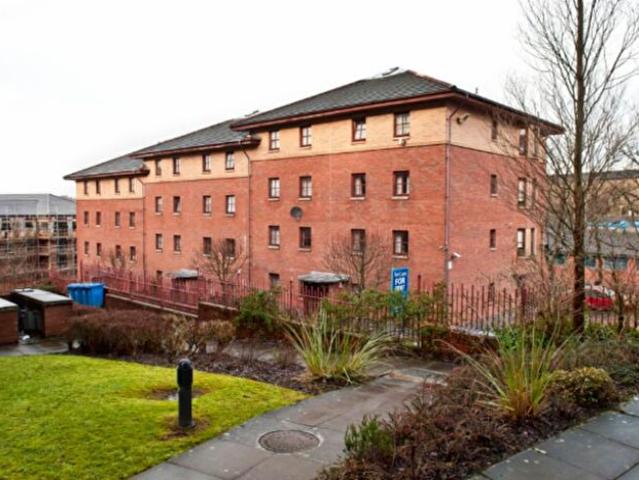 2 Bedroom Flat To Rent In, Kelvinside Drive, G20