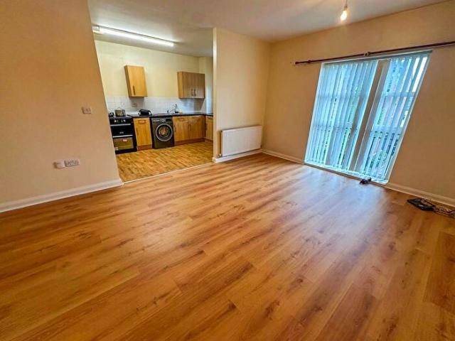 2 Bedroom Flat To Rent In Knighton Lane, Leicester, LE2