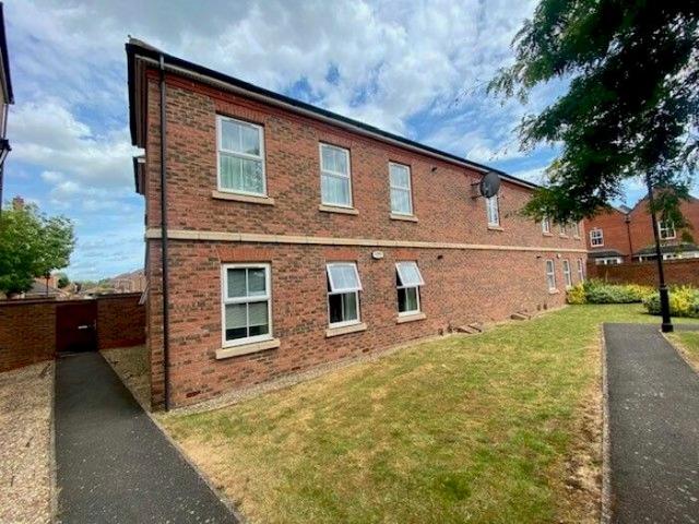 2 Bedroom Flat To Rent In Knightsbridge Place, Aylesbury, HP19