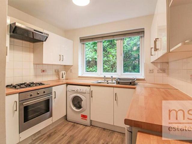 2 Bedroom Flat To Rent In Lenton Manor, Lenton, Nottingham, NG7