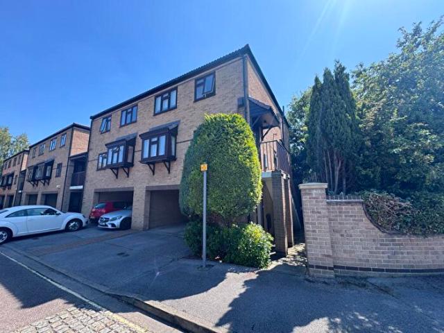 2 Bedroom Flat To Rent In Lenton Manor, Lenton, NG7