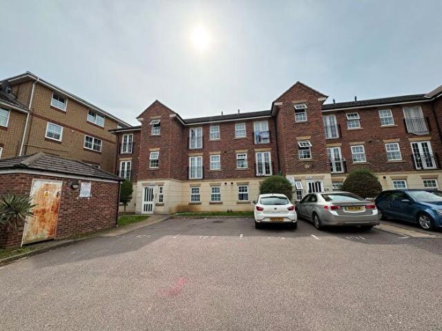 2 Bedroom Flat To Rent In Lion Court, Northampton, NN4