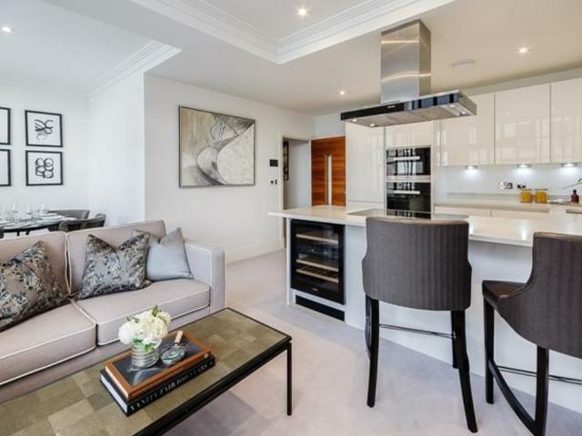2 bedroom Flat to rent in Palace Wharf, Rainville Road, London, Hammersmith, W6