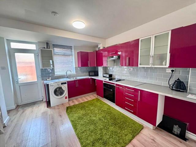 2 Bedroom Flat To Rent In Pearson Street, Basford, NG7