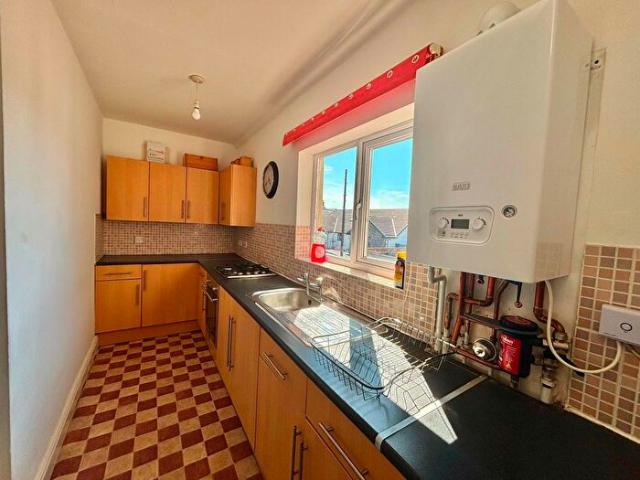 2 Bedroom Flat To Rent In Pengry Road, Loughor, Swansea, SA4