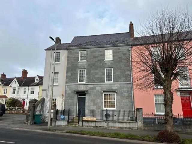 2 Bedroom Flat To Rent In Picton Terrace, Carmarthen, Carmarthenshire, SA31