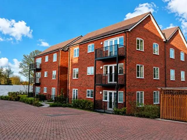 2 Bedroom Flat To Rent In Pine Tree House, Fazeley, Tamworth, B78