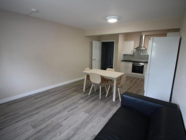 2 Bedroom Flat To Rent In Prior Derem Walk Flat, Coventry, CV4