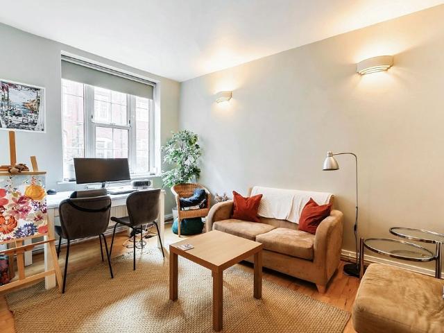 2 Bedroom Flat to Rent in Probyn House Page Street, London, SW1P