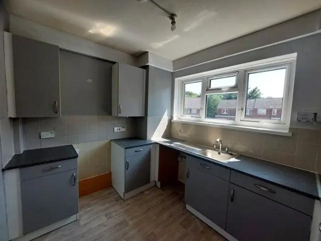 2 Bedroom Flat To Rent In Queensferry Close, Rugby, CV22