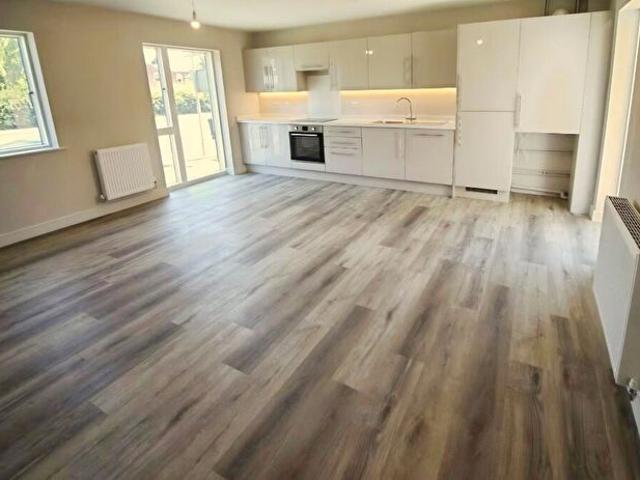 2 Bedroom Flat To Rent In Radcliffe Road, West Bridgford, NG2