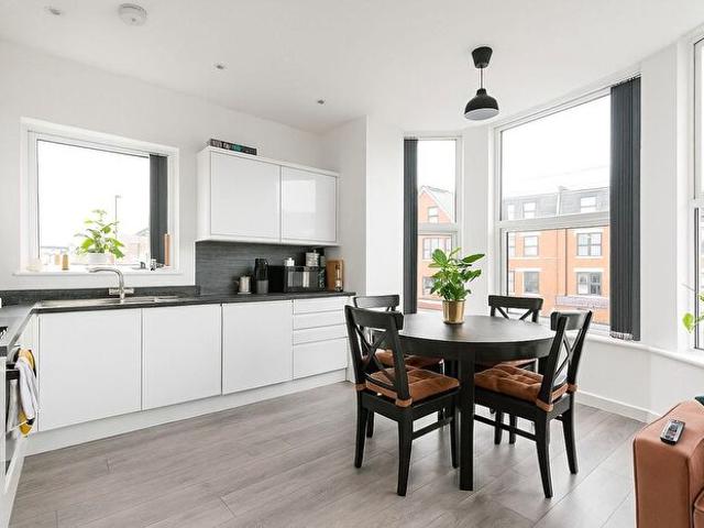 2 Bedroom Flat To Rent In Radcliffe Road, West Bridgford, NG2