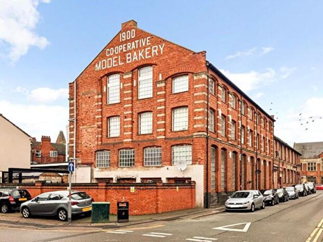 2 Bedroom Flat To Rent In Regent Gate, Regent Street, Kettering, NN16