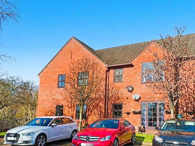 2 Bedroom Flat To Rent In Red House Wharf, High Street, Weedon, NN7