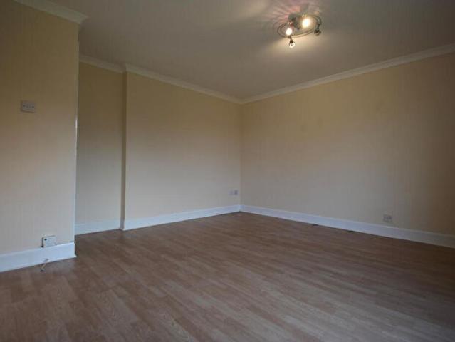 2 Bedroom Flat To Rent In Rowan Road, Cumbernauld, G67