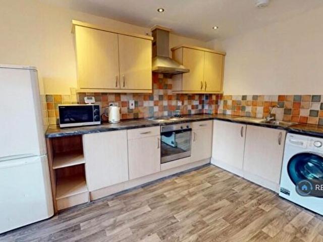 2 Bedroom Flat To Rent In Royal Victoria Court, Nottingham, NG7