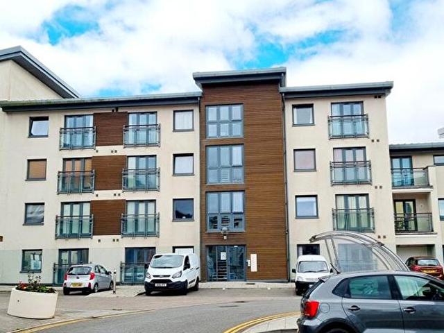 2 Bedroom Flat To Rent In St Margarets Court, SA1