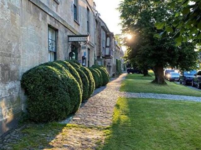 2 Bedroom Flat To Rent In St Floor Apartment, Sheep Street, Burford, OX18