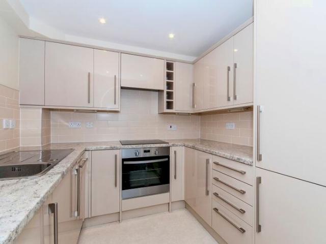 2 Bedroom Flat To Rent In St Thomas Mews, Oxford, OX1