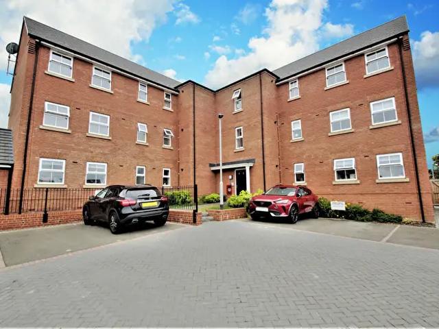2 Bedroom Flat To Rent In Station Avenue, Houlton, Rugby, CV23