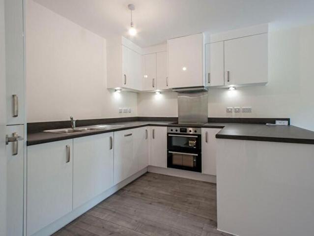 2 Bedroom Flat To Rent In Station Road, Corby, NN17