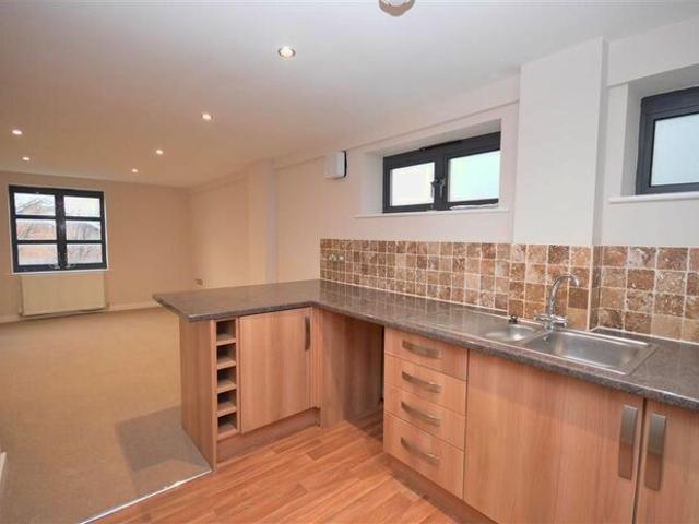 2 Bedroom Flat To Rent In Station Road, Kettering, NN15