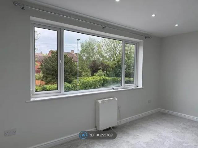 2 Bedroom Flat To Rent In Stretton Road, Leicester, LE8
