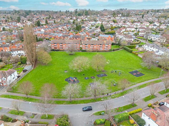 2 Bedroom Flat To Rent In Shropshire Close, Market Harborough, LE16
