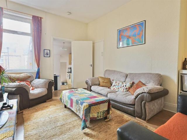 2 bedroom Flat to rent in Simonside Terrace, Heaton, Newcastle upon Tyne NE6