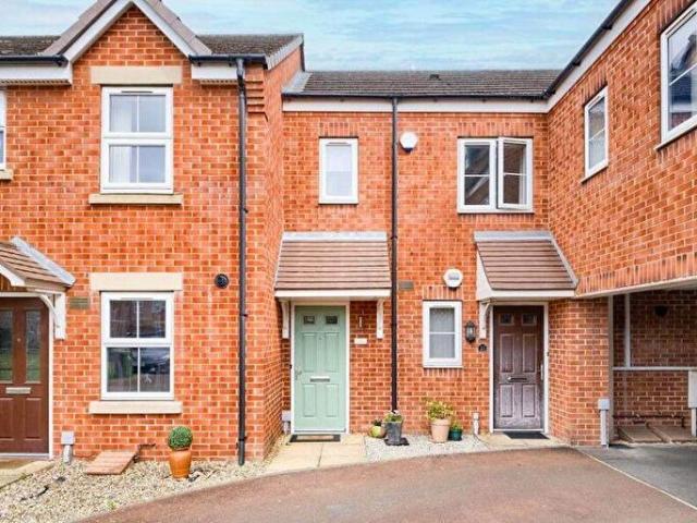 2 Bedroom Flat To Rent In Snitterfield Drive, Solihull, B90