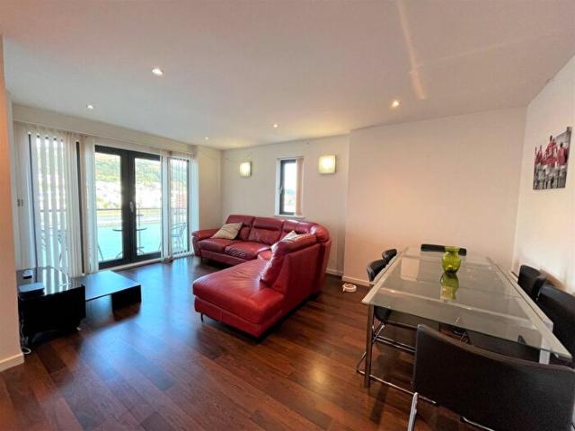 2 Bedroom Flat To Rent In South Quay, Kings Road, Swansea, SA1