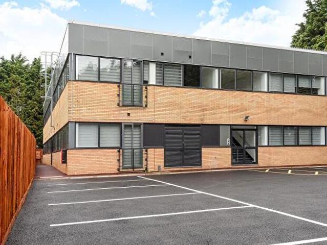 2 Bedroom Flat To Rent In Southfield Road, Witney, OX29
