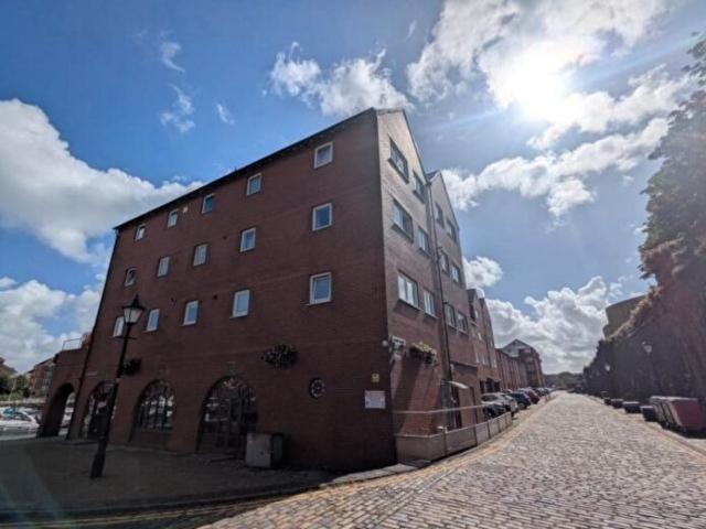 2 Bedroom Flat To Rent In Squire Court, Marina, Swansea SA1