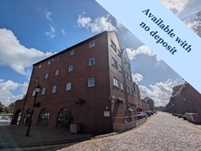 2 Bedroom Flat To Rent In Squire Court, Marina, Swansea SA1
