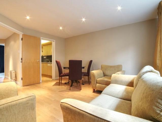 2 Bedroom Flat to Rent in Tanners Yard, 239 Long Lane, London, SE1
