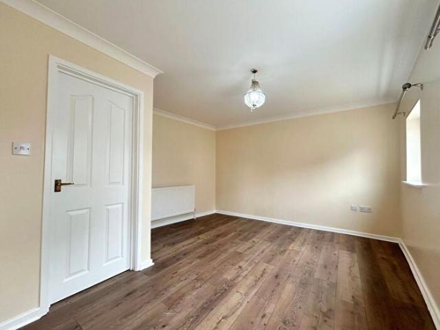 2 Bedroom Flat To Rent In Tavistock Street, Bletchley, MK2