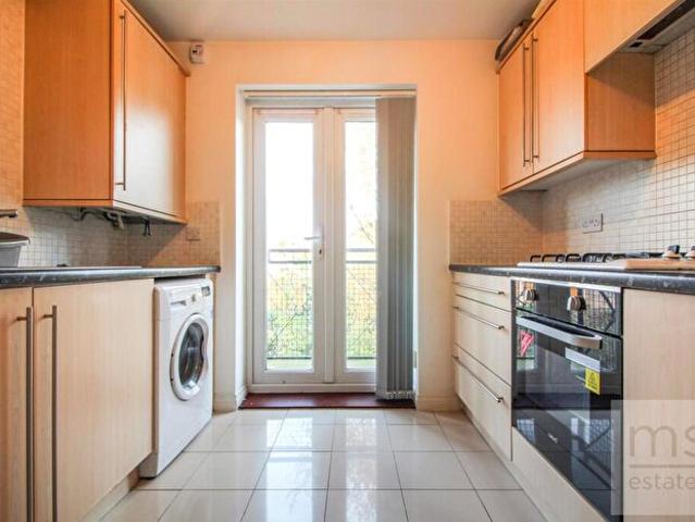 2 Bedroom Flat To Rent In Templars Court, Nottingham, NG7