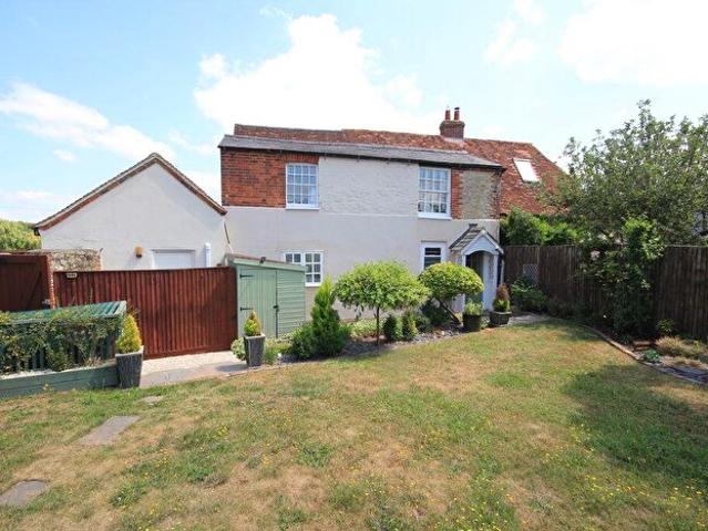 2 Bedroom Flat To Rent In Tetsworth, OX9