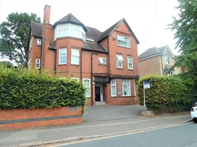 2 Bedroom Flat To Rent In The Avenue, Cliftonville, Northampton, NN1