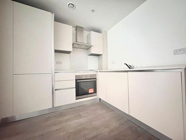 2 Bedroom Flat To Rent In The Burj, Green Street, B12