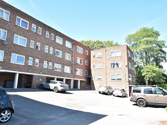2 Bedroom Flat To Rent In The Elms, LU7