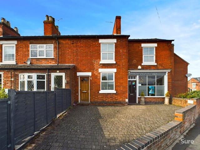 2 Bedroom Flat To Rent In The Green, Stretton, DE13