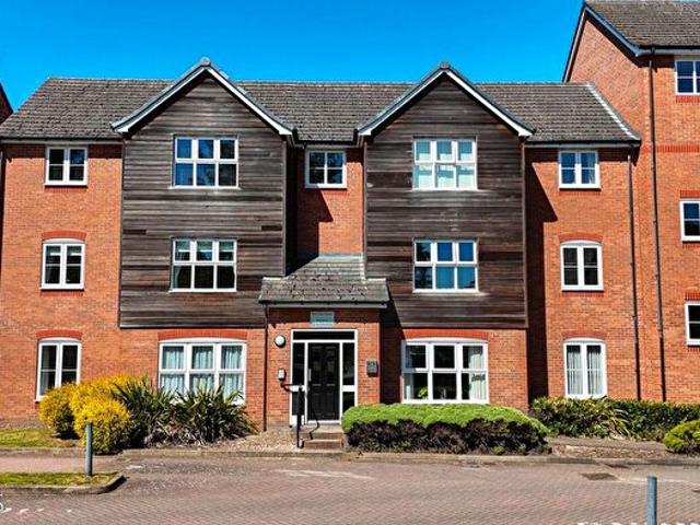 2 Bedroom Flat To Rent In The Laurels, Fazeley, Tamworth, Staffordshire, B78