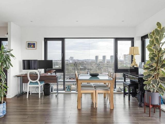 2 Bedroom Flat to Rent in, The Porter Building, 130 Spa Road, London, SE16