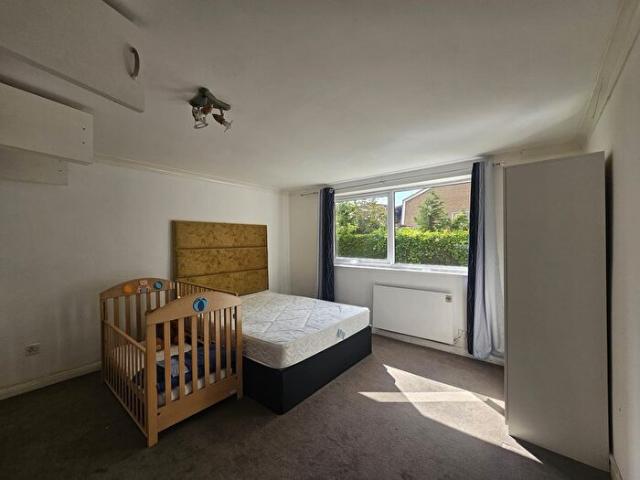 2 Bedroom Flat To Rent In Tiffany Court, Albert Road, Leicester, Leicestershire, LE2