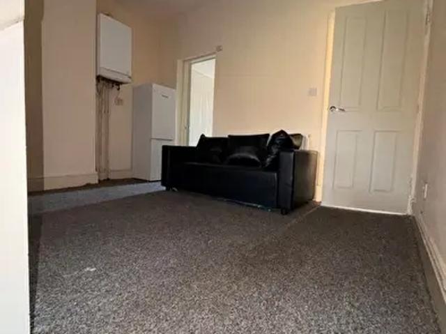 2 Bedroom Flat To Rent In Trinity Lane, Hinckley, LE10