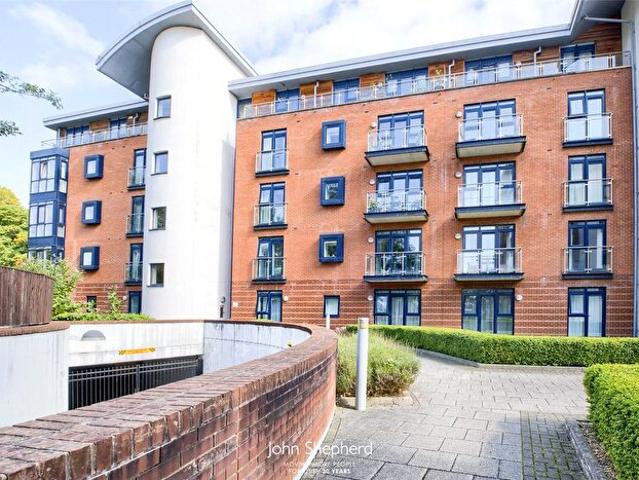 2 Bedroom Flat To Rent In Union Road, Solihull, West Midlands, B91