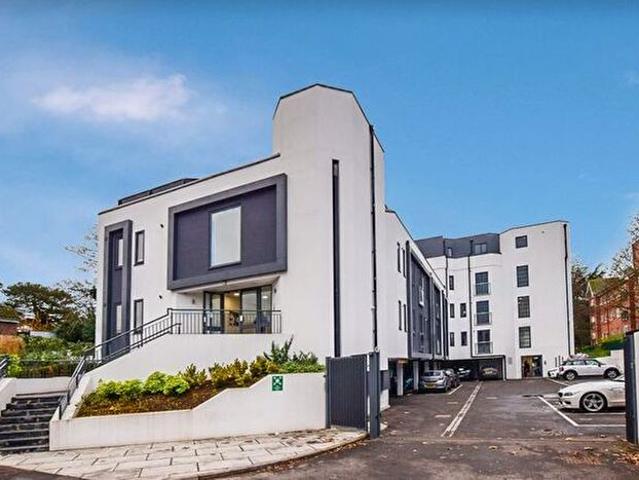 2 Bedroom Flat To Rent In Walton Street, Aylesbury, HP21