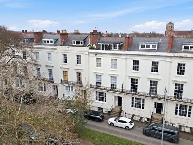 2 Bedroom Flat To Rent In Warwick Place, Leamington Spa, CV32